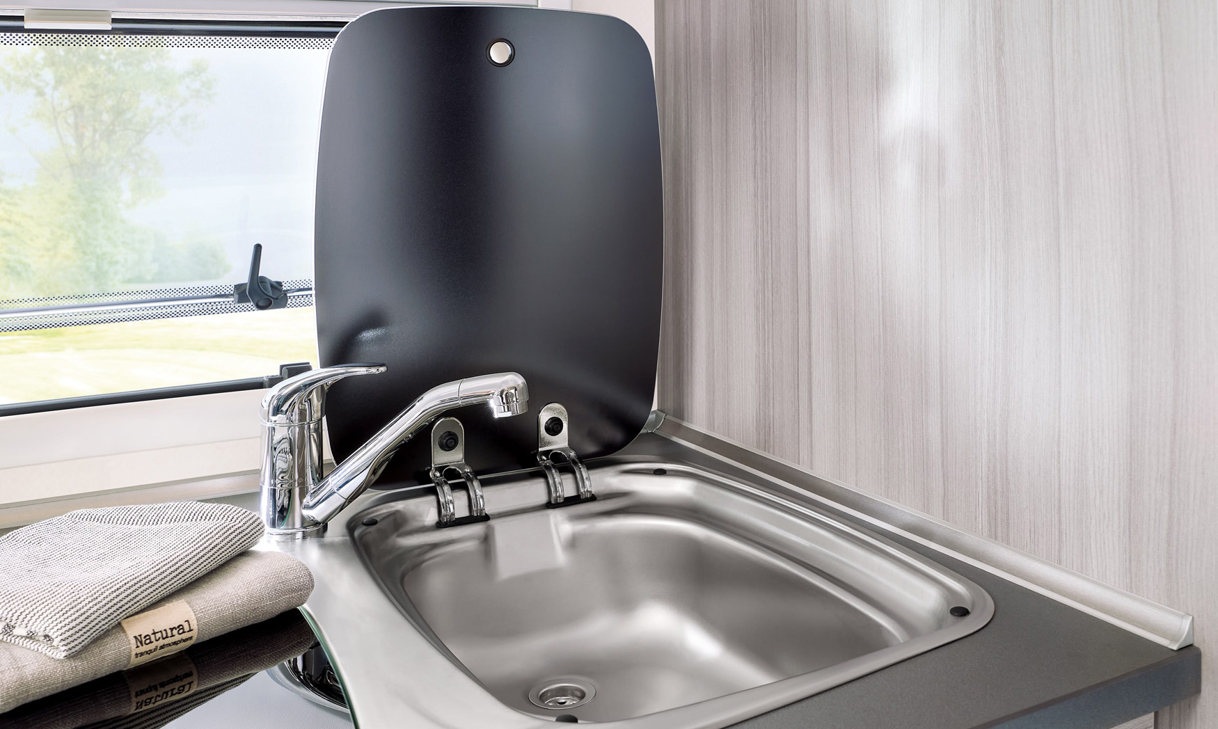 Hobby Optima De Luxe T65 GE Model 2023 - Cannenburg Caravans en Campers ...