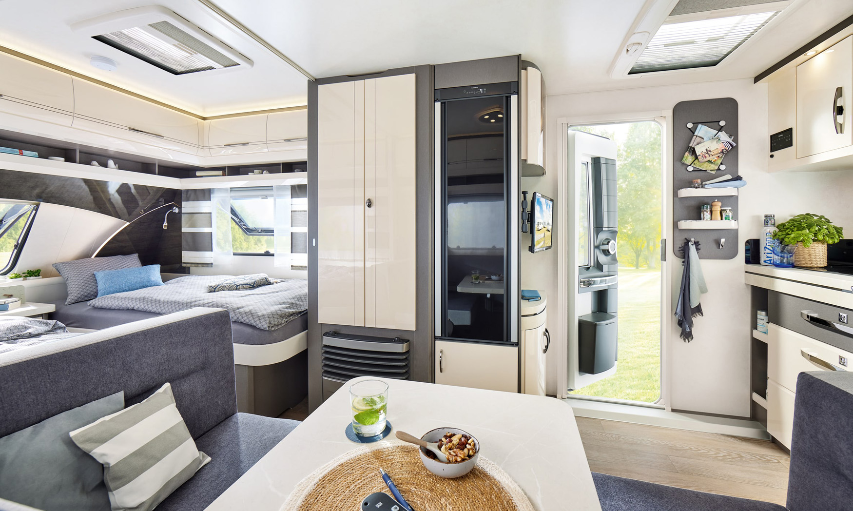 Hobby Excellent 460 SL Model 2023 - Cannenburg Caravans en Campers | De ...