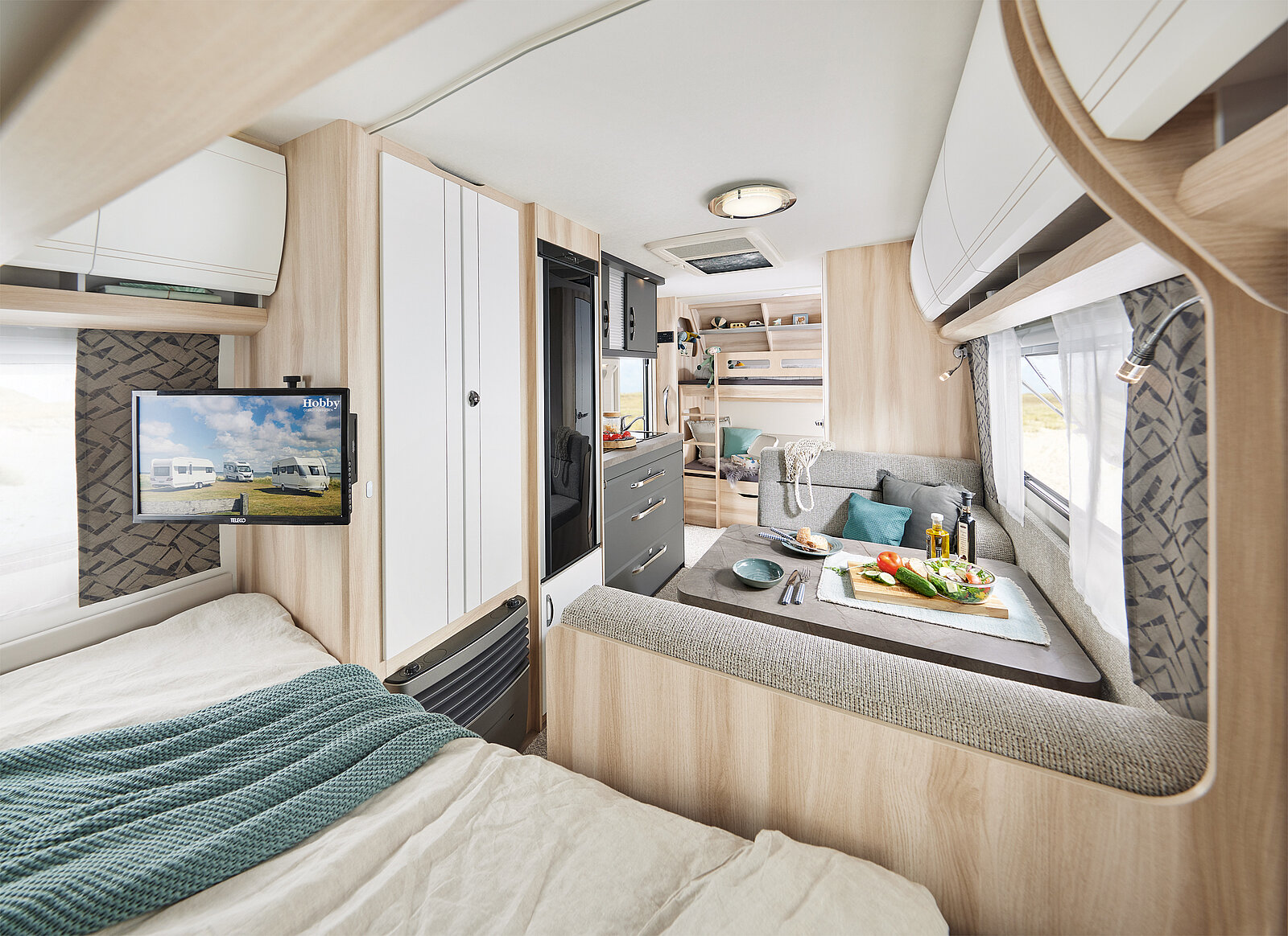Hobby De Luxe 490 KMF Model 2024 caravan - Cannenburg Caravans en ...