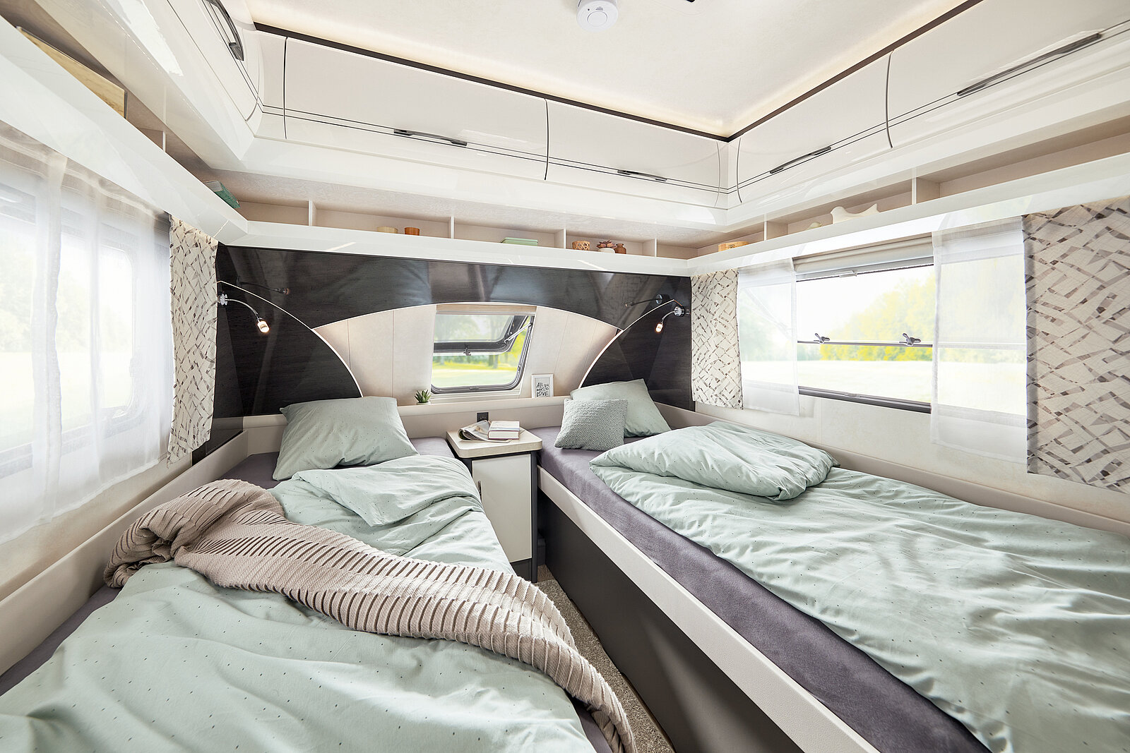 Hobby Excellent 460 SL Model 2024 caravan - Cannenburg Caravans en Campers | De officiële dealer ...