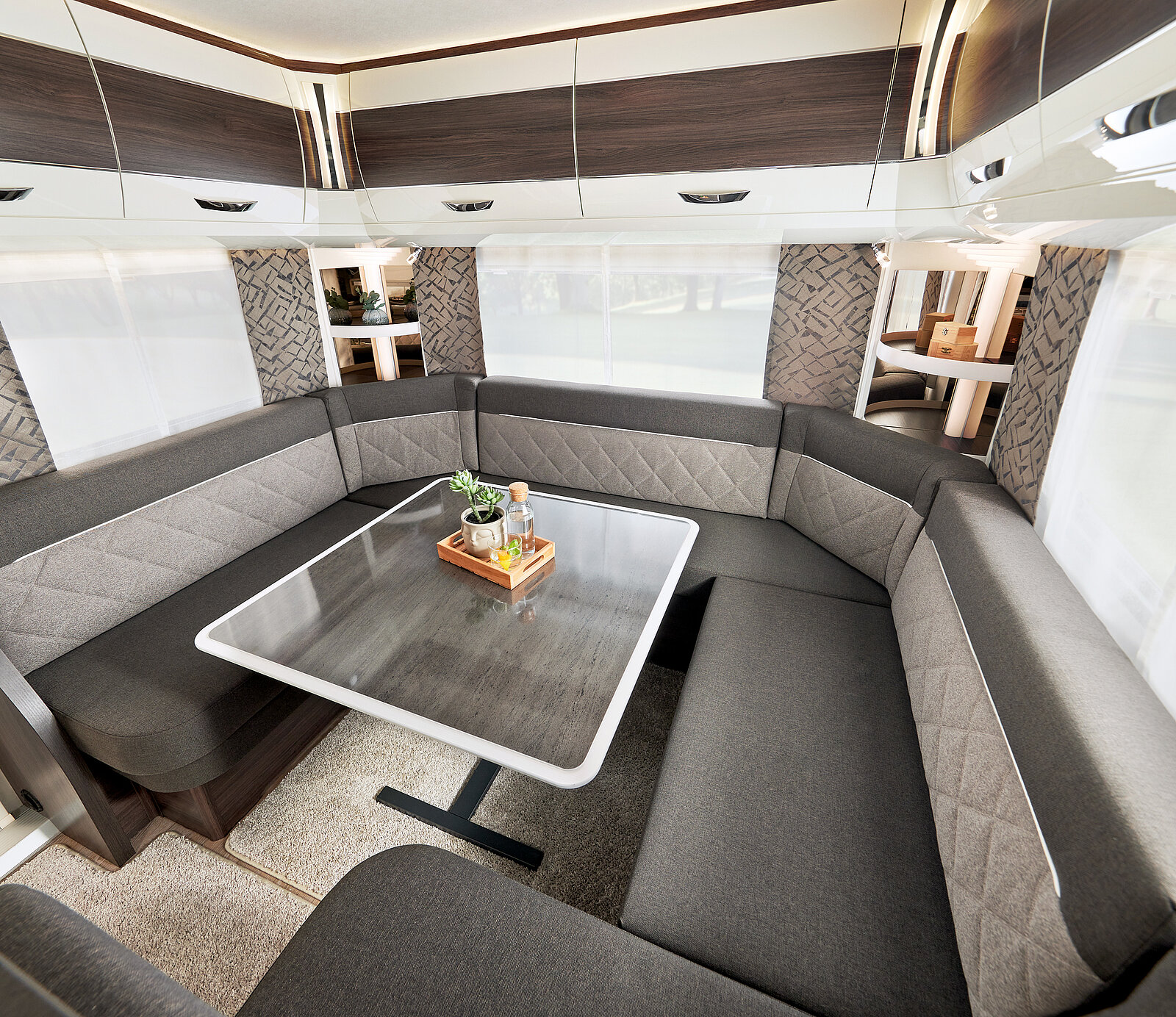 Hobby Prestige 620 CL Model 2024 caravan - Cannenburg Caravans en ...