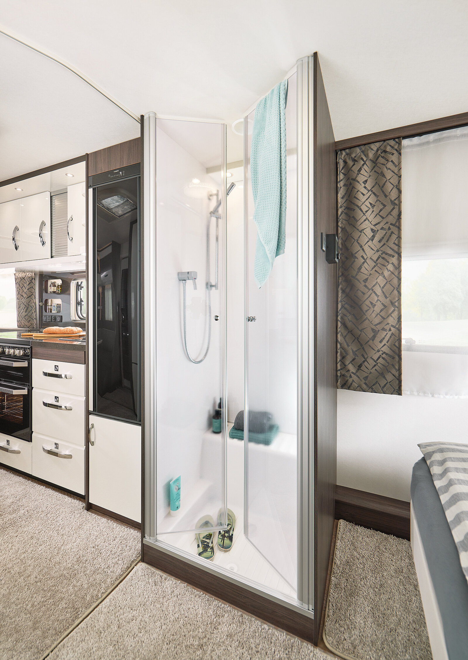 Hobby Prestige 650 UFf Model 2024 caravan - Cannenburg Caravans en ...